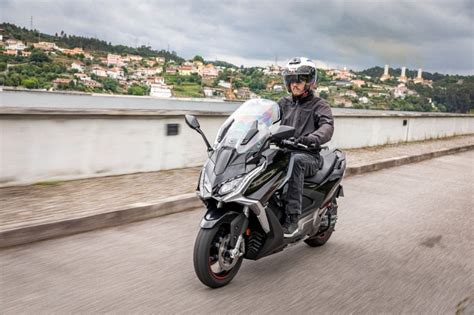 Kymco AK 550 Premium Prezzo Scheda Tecnica E Foto Dueruote