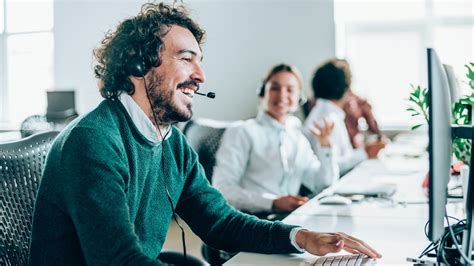 Qué es el servicio al cliente y cómo mejorarlo UNIR