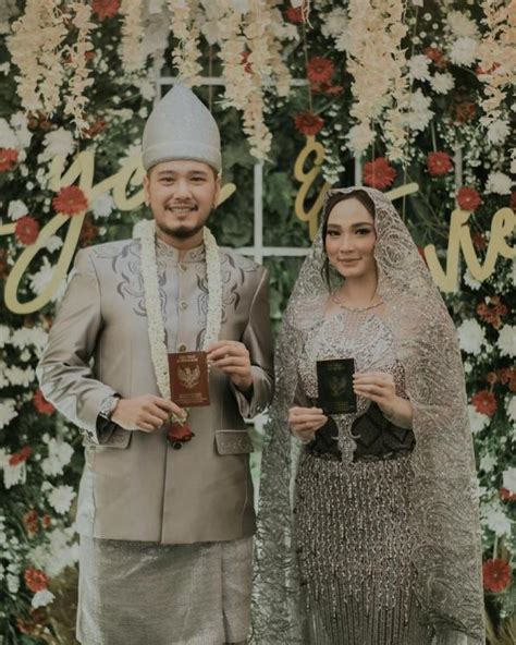Profil Lycie Joanna Jon Sen Puteri Indonesia Intelegensia Jual