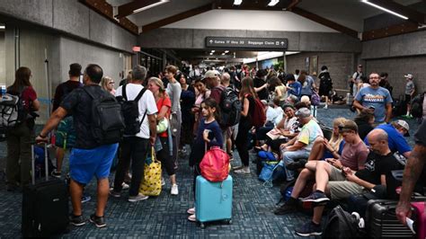 Mal Tiempo Causa Retrasos Y Cancelaciones De Vuelos En Estados Unidos