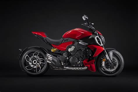 2024 Ducati Diavel V4 Review Pavia Beverlee