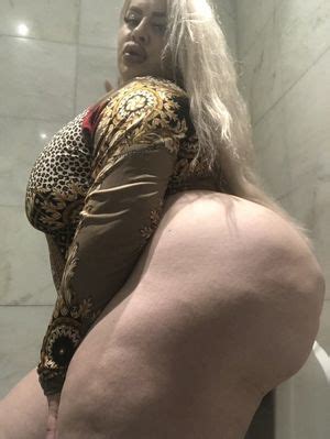 Natasha Leggero Leaks