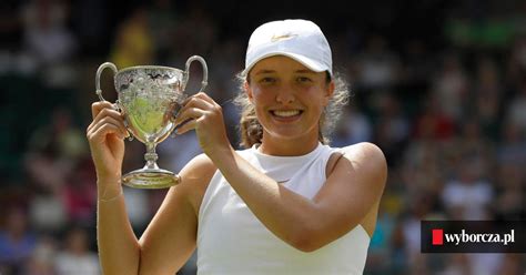Kim jest Iga Świątek Dziewczyna z Legii wygrała Wimbledon