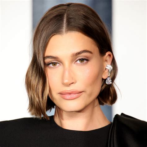 Hailey Bieber S Oscars Hairstyle Is Thanks To A 12 Product Who What