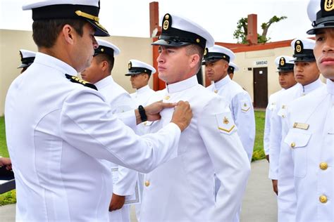 Oficiales de Mar se gradúan como Agentes de Seguridad de Altas