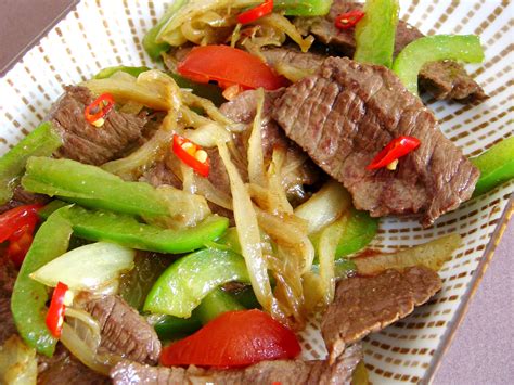 Boeuf émincé aux poivrons et aux épices Recette de Boeuf émincé aux
