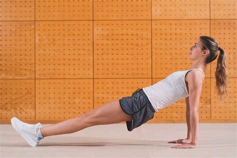 Cómo entrenar y trabajar tríceps los 10 ejercicios más efectivos