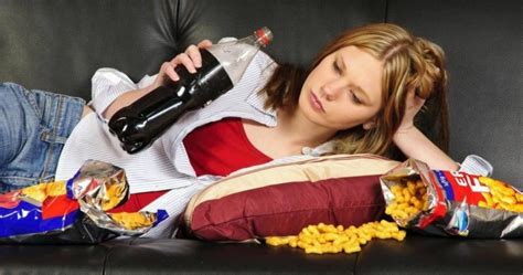 O que é compulsão alimentar Causas sintomas tratamento e dicas