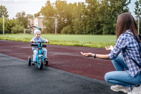 Cómo enseñarle a montar bicicleta