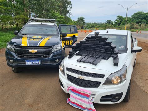 Jovem é preso transportando quase 40 kg de maconha na BR 365 em Patos