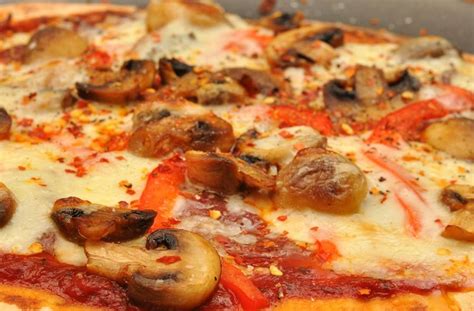 Receta De Pizza De Pollo Con Champiñones Noticias de Pollo