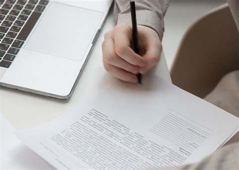 Que mettre sur une lettre remise en main propre contre décharge