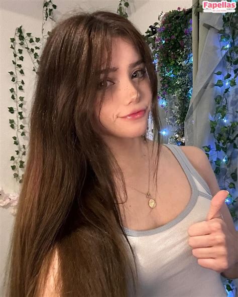 Emmybeehz Aka Emmyuh Aka Emmyurr Nude Leaks Onlyfans Fapellas