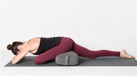 Prenatal Yoga 5 Psoas Releasing Yoga Poses To Relieve Low Back Pain