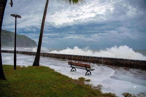 Cyclone Belal La R Union Lalerte Violette Passe En Rouge Mais Le