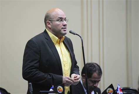 Frente Amplio rechaza por segunda vez moción de protesta por hechos