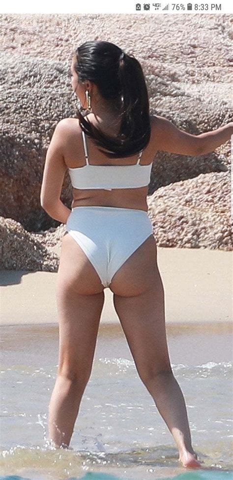 Selena Gomez Scrolller