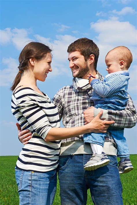 Mutter Und Vater Mit Kleinen Sohn Stock Bild Colourbox