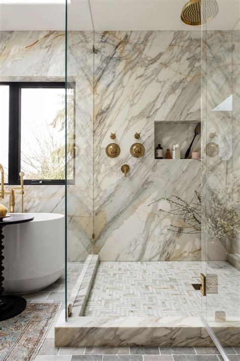 18 Gorgeous Marble Bathrooms With Brass Gold Fixtures