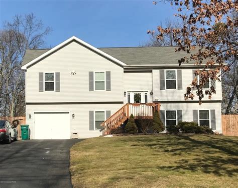 217 Clubhouse Dr East Stroudsburg PA 18302 Realtor