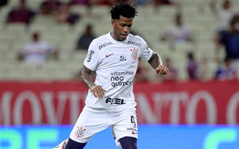 Gil Destaca Postura Do Corinthians E Brinca Romero Lance
