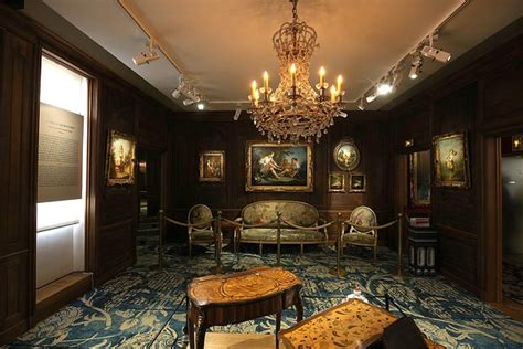 Paris Les Voleurs Ont Vol Du Mus E De Cognac Ge De Collection De