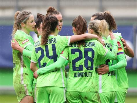 Bayern Wolfsburg 1 3 Rasantes Topspiel in München VfL Frauen im