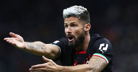 Milan dopo Leao si apre anche il caso Giroud il rinnovo è lontano