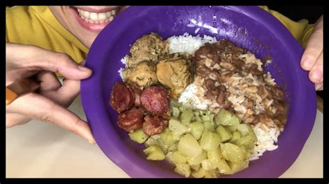 ASMR COMIDA LINGUIÇA CARNE DE PORCO CHUCHU ARROZ E FEIJÃO SONS DE