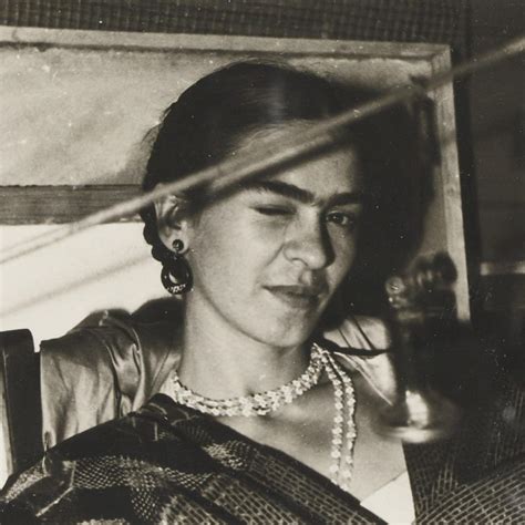 Frida Winking Tend Ncias Do Imagin Rio