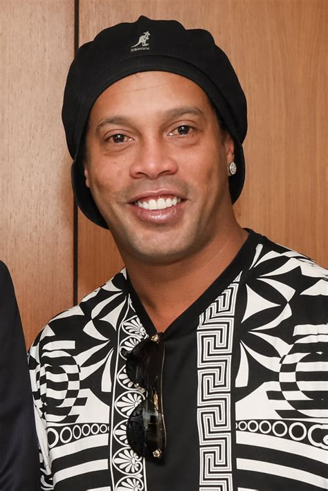 Ronaldinho cuántos años tiene