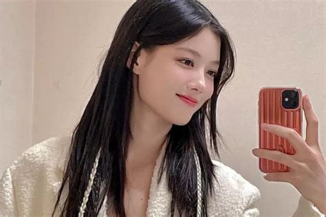 Profil Dan Biodata Kim Yoo Jung Aktris Korea Selatan Yang Dikritik