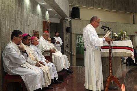 Juramentado Arturo Peraza S J Como Rector De La UCAB Nos Toca