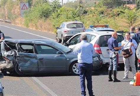 Drammatico Incidente Sulla Palermo Sciacca Scontro Frontale Tra Due