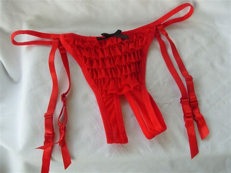 Travelnurse Toybox Red Ruffled Crotchless Panties Review