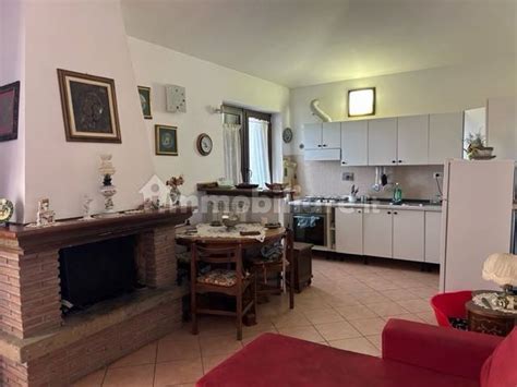 Vendita Appartamento Canale Monterano Trilocale In Via Rimessa Roghi
