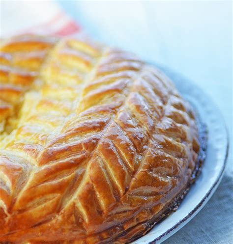 GALETTE DES ROIS À LA FRANGIPANE CYRIL LIGNAC