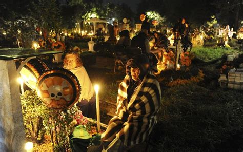 Disfruta del Día de Muertos en Xochimilco con una noche de leyendas