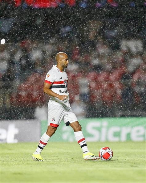 Lucas Moura tranquiliza torcida do São Paulo relação a lesão na