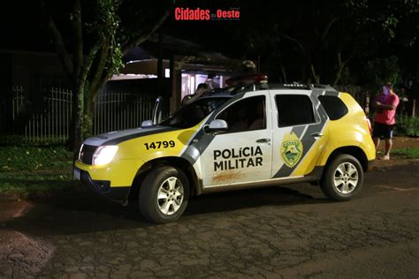 Bandidos invadem residência agridem idoso e roubam caminhonete em