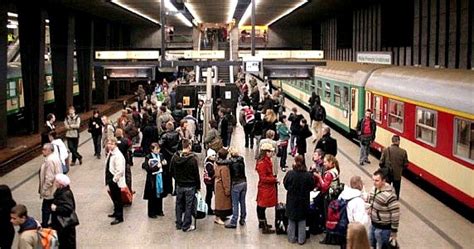 Nowy Rozk Ad Pkp Odwo Ane Poci Gi I D U Sze Podr E Warszawa Nasze
