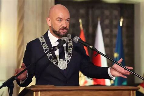 Sondaż Jacek Sutryk o włos od zwycięstwa w pierwszej turze wyborów