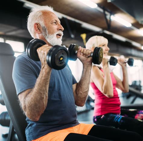 Exercício físico na terceira idade benefícios do corpo à mente