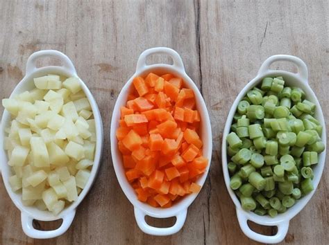 Salada de legumes cozidos fácil Receiteria