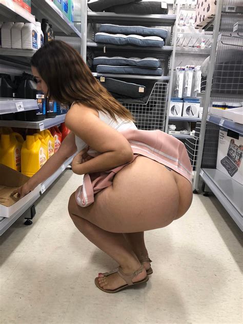 Gostosas De Vestido Mostrando A Buceta Depilada
