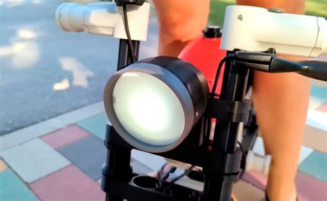 Una moto de LEGO con tamaño real qué tan útil puede ser