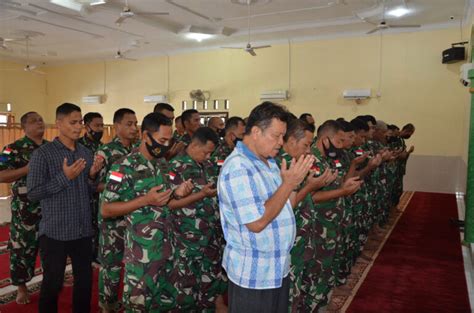 Prajurit Marinir TNI AL Gugur Lanal Dumai Kibarkan Bendera Setengah