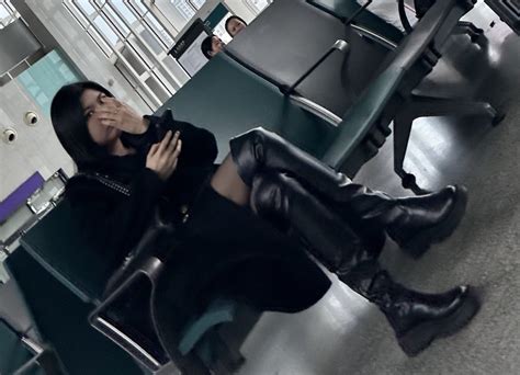 影幻长空 On Twitter 长靴黑丝美女系列（这个微胖型的，我好像把她按在地上猛艹）