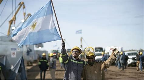 Unión por la Patria busca la foto de la unidad en la inauguración del