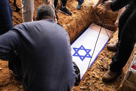 Hamas anuncia morte de três reféns em ataques israelitas em Gaza